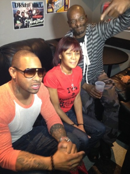 [Photos] Kobe Loves His Fans, Lil Wayne Loves His Daughter, Mama Jones ...