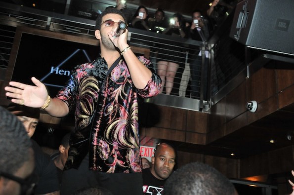Drake Celebrates 26th Birthday, Partying & Performing At DC Nightclub ...