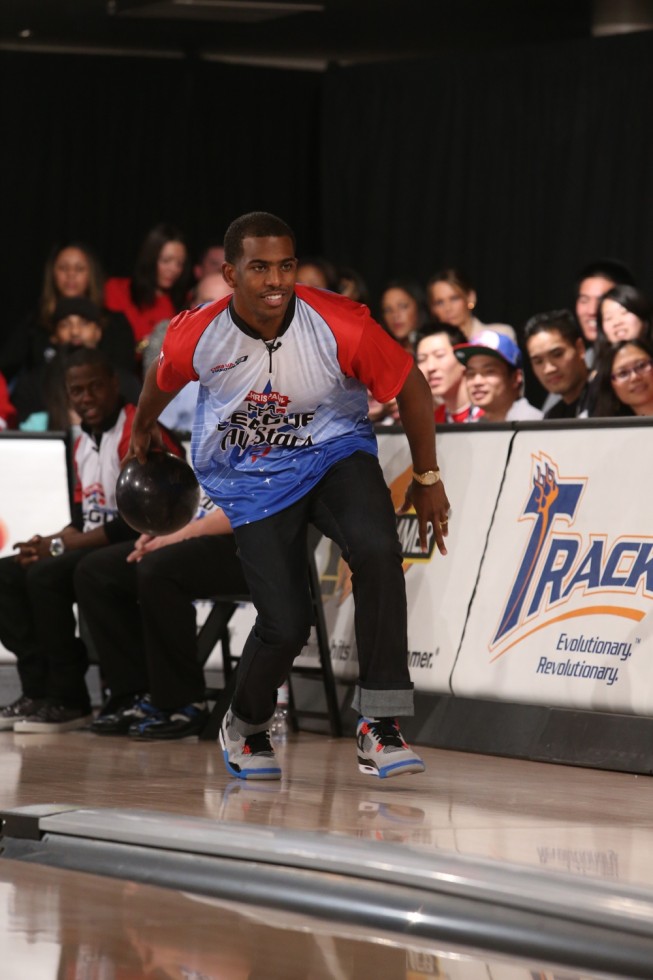 NBA Baller Chris Paul Hosts Bowling Charity + NFL'er Michael Vick ...