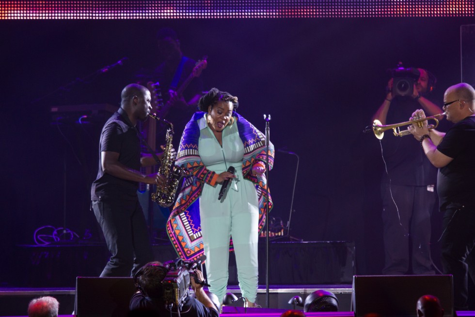 [Photos] Brandy, Maxwell & Jill Scott Invade Essence Festival + Behind ...