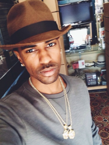 Fan Attempts To Slap Big Sean [VIDEO] - theJasmineBRAND