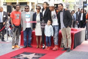 Pucker Up! Pharrell & Ellen DeGeneres Kiss At Producer's Hollywood Walk ...