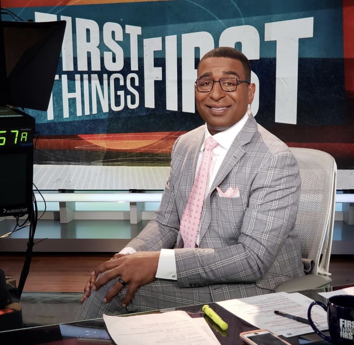 Pro Football Hall of Famer Cris Carter Out As Analyst At Fox Sports ...