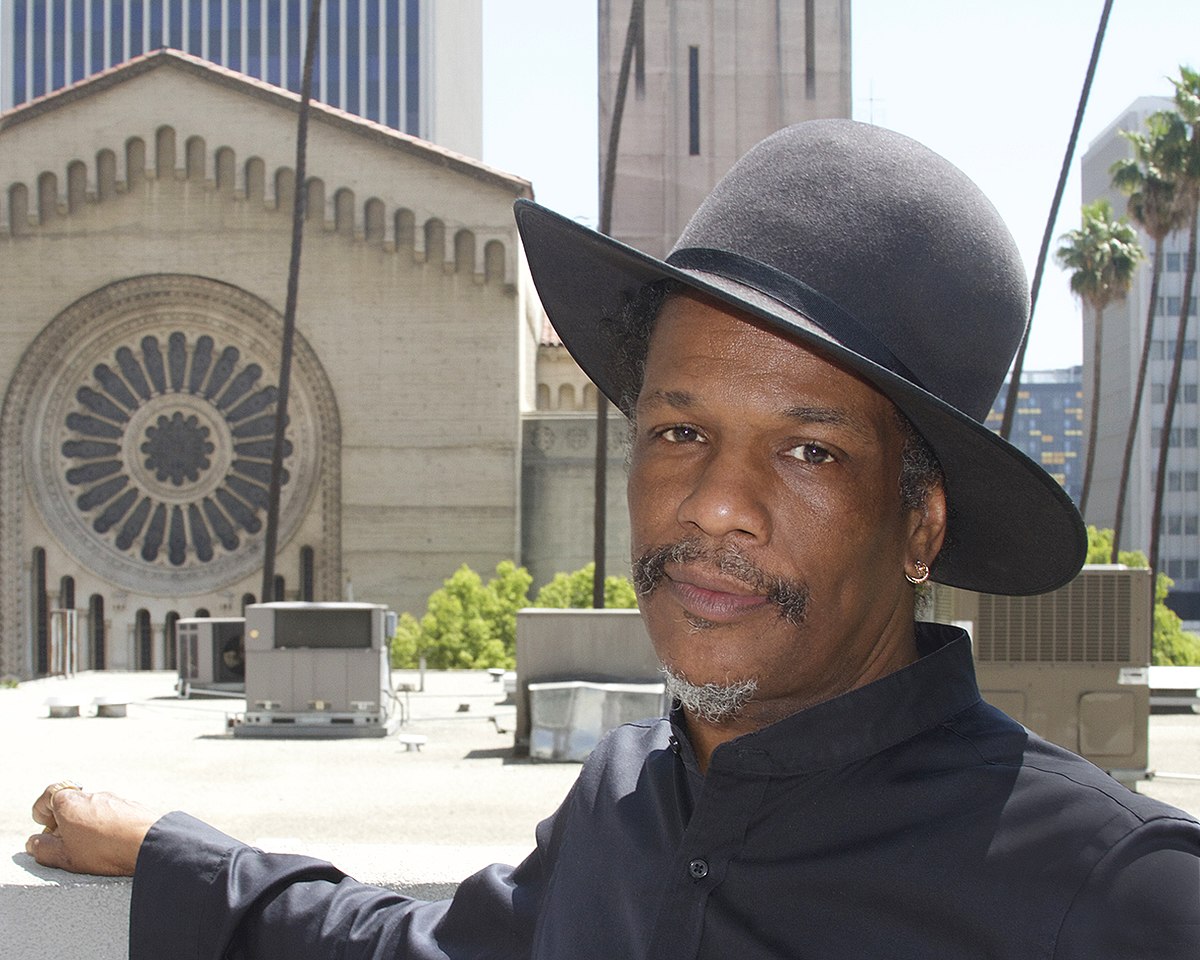 Notorious B.I.G.'s "King Of New York" Crown Sells For Nearly $600,000 ...