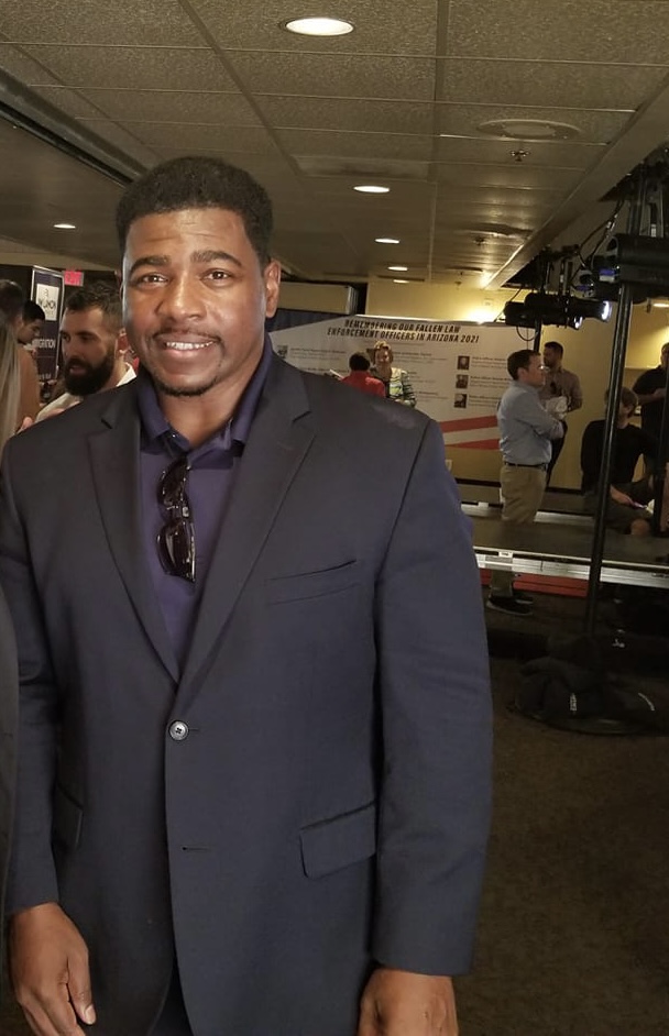 Black Republican Pastor Jerone Davison Uses AR-15 To Confront ‘Angry ...