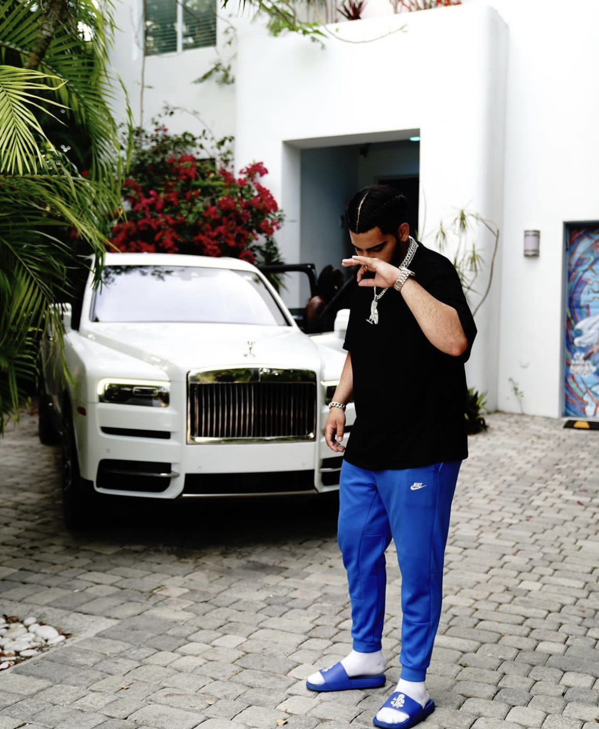 Drake Impersonator Alleges The Rapper Threatened To Slap Him ‘For Free ...