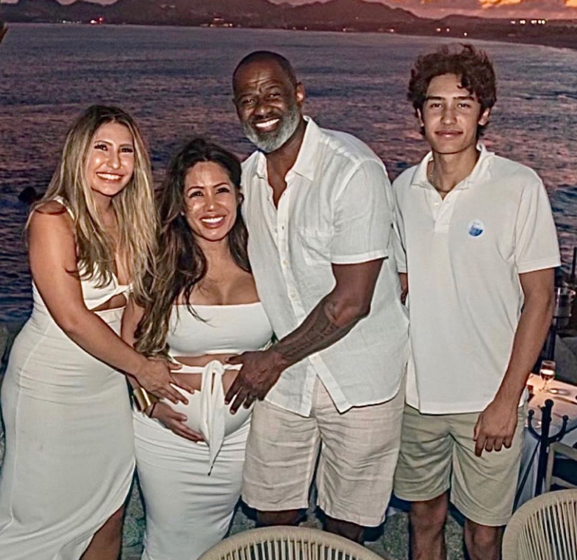 Brian McKnight & His Estranged Daughter Settle Lawsuit Over Claims He ...