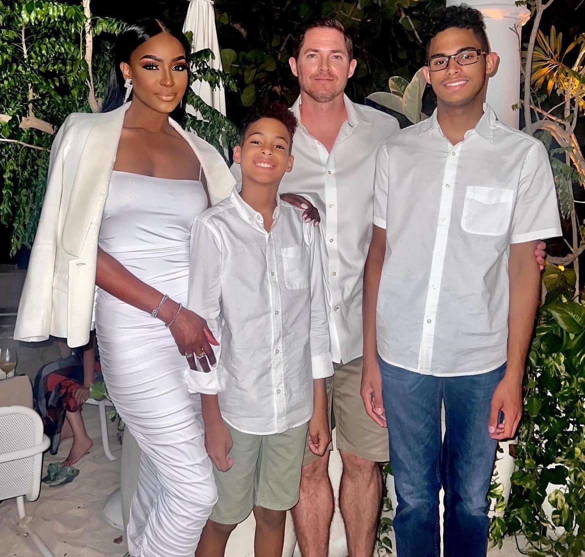 'RHOM' Star Guerdy Abraira Has Been Diagnosed w/ Breast Cancer: 'This ...