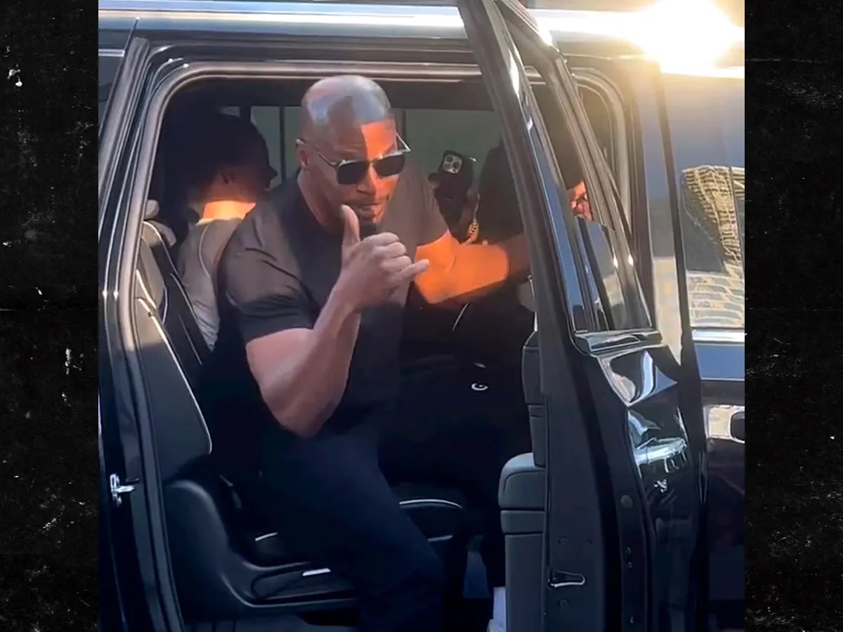 Jamie Foxx Continues To Be Spotted In Public After Hospitalization For ...