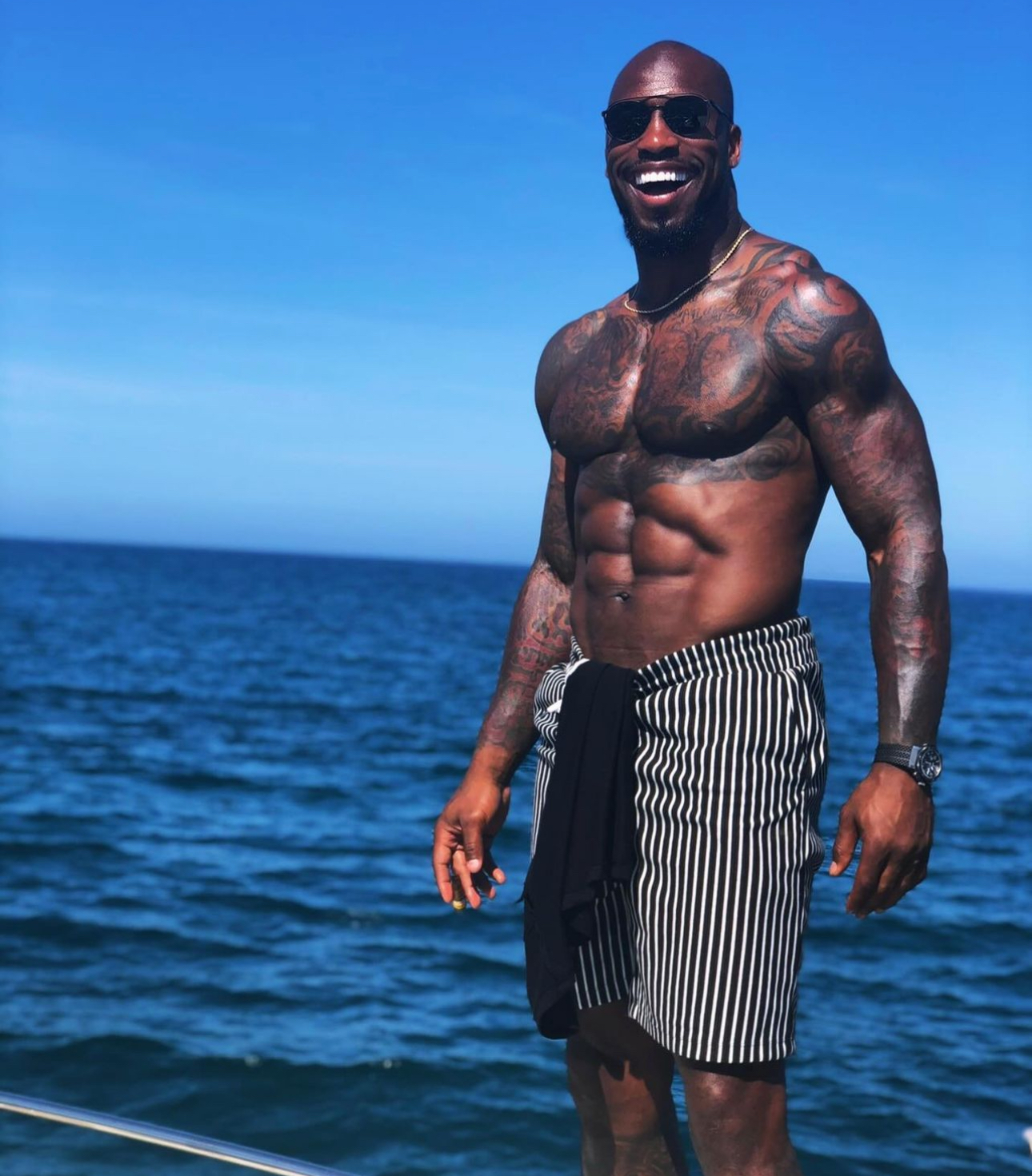 Update: Former NFL Star Vontae Davis May Have Collapsed After A Sauna ...