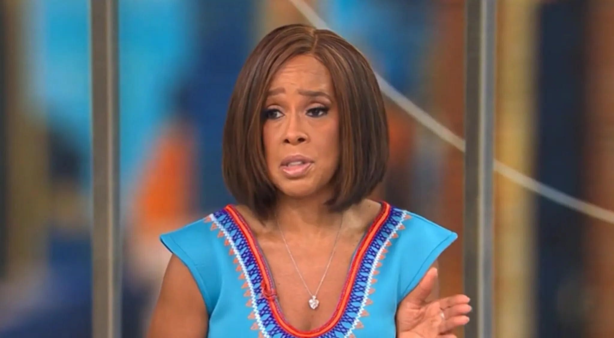 Update: Gayle King Kisses The Ground After Returning From Space w ...